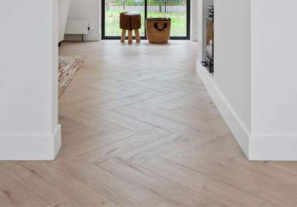 BELAT | Rustic visgraat lamelparket - Rustic eiken visgraat lamelparket